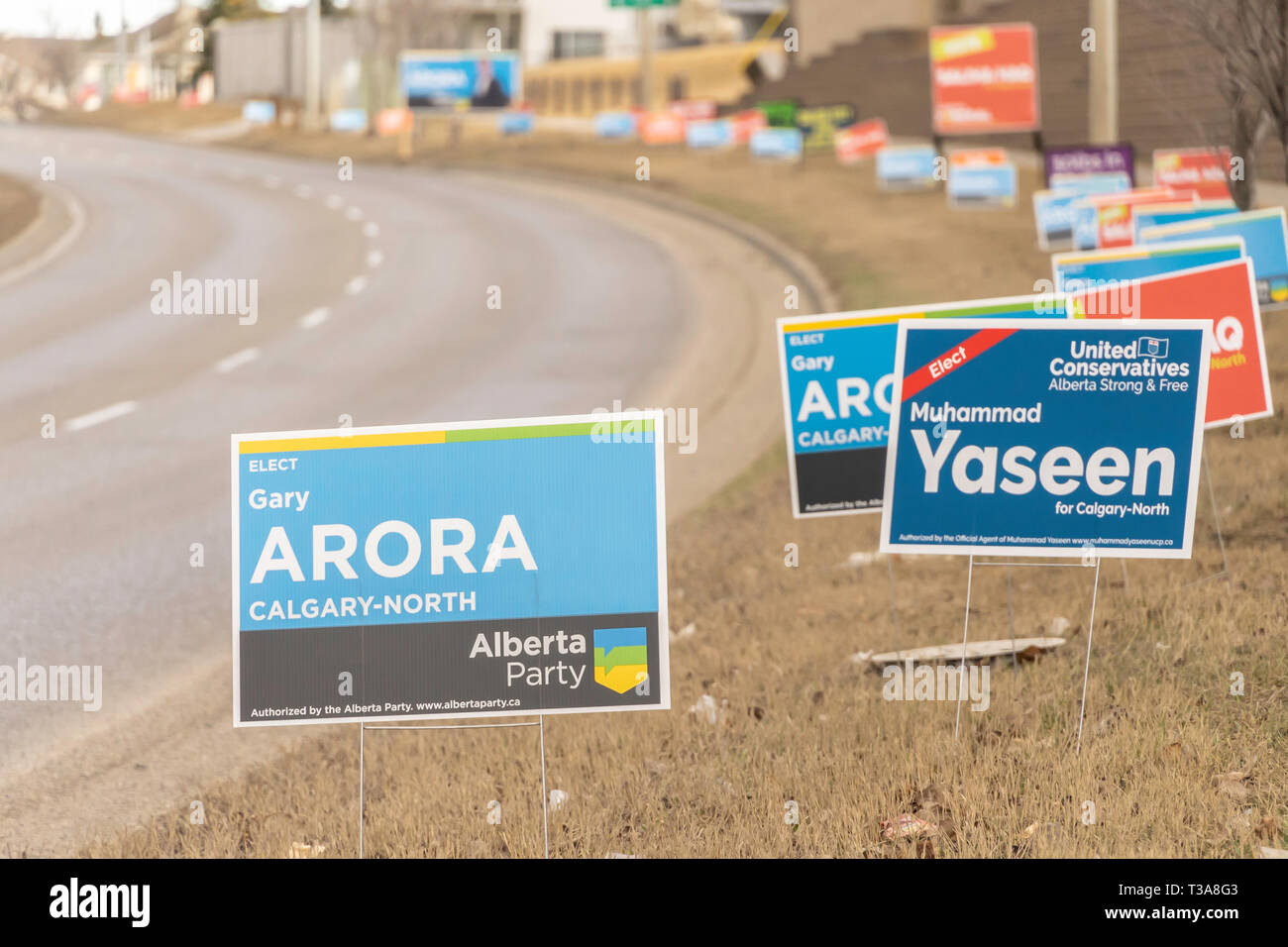 Campaign yard signs hi-res stock photography and images - Alamy
