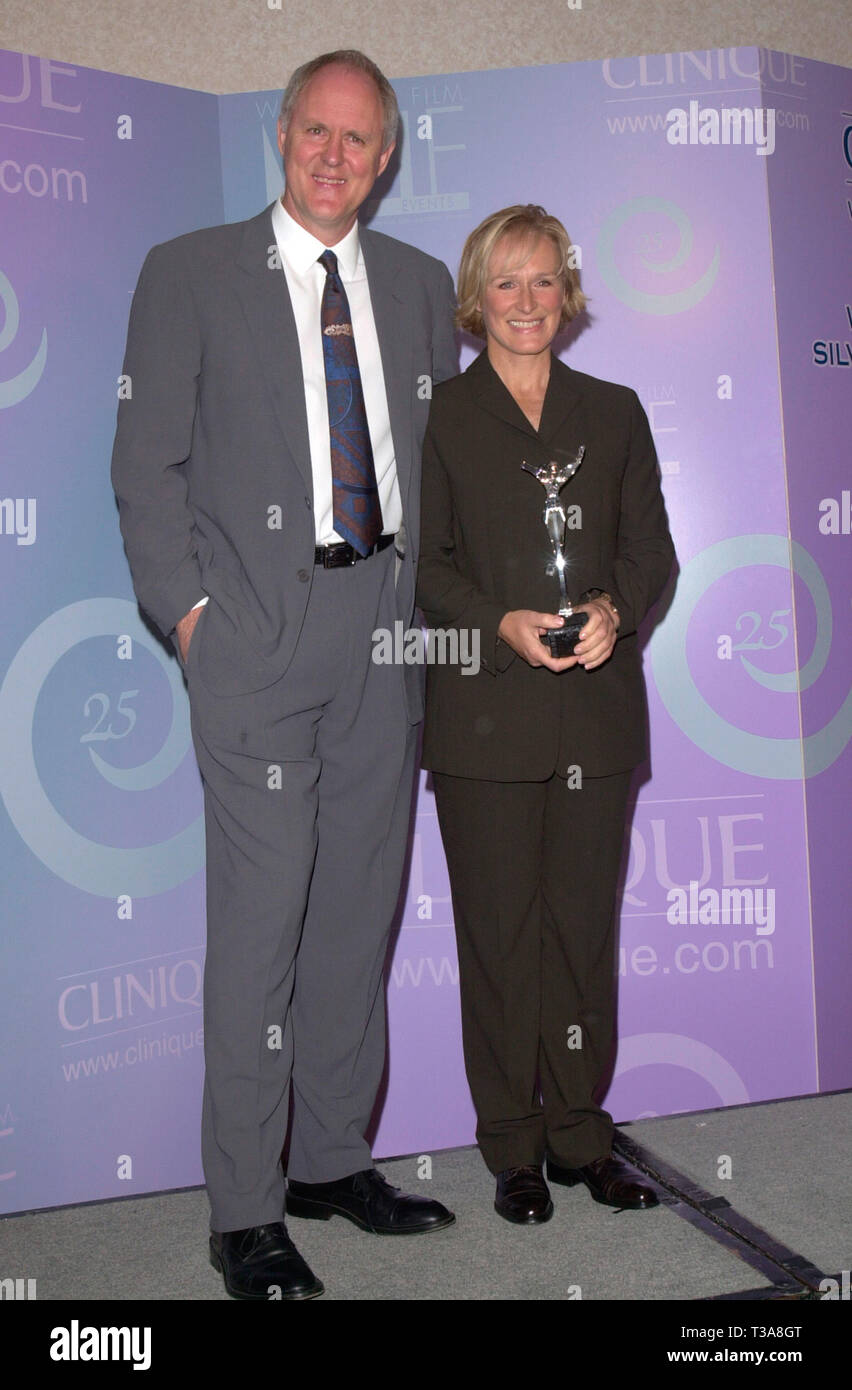 LOS ANGELES, CA. June 08, 2001: Actor JOHN LITHGOW & actress GLENN ...