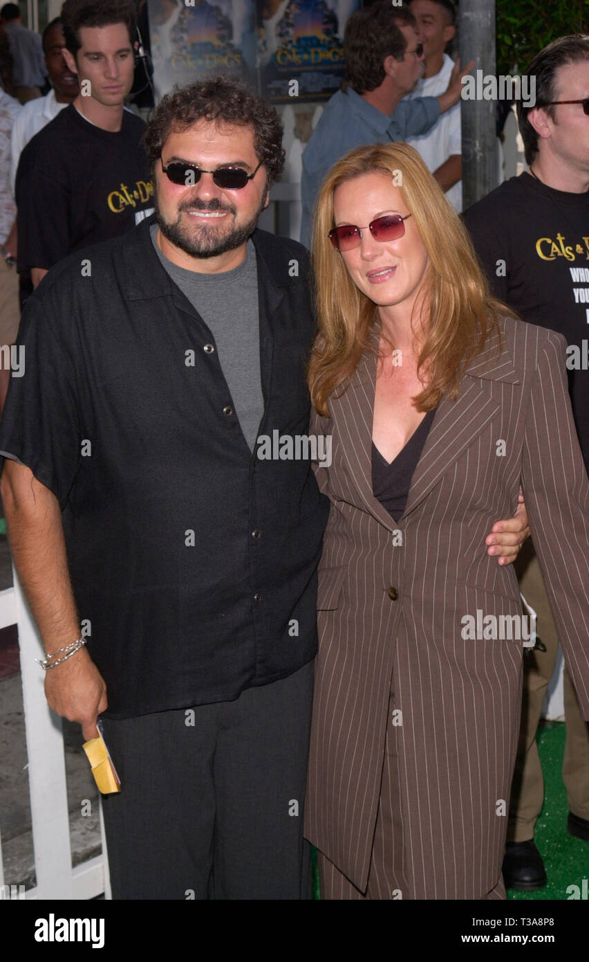 Elizabeth perkins and husband hi-res stock photography and images - Alamy