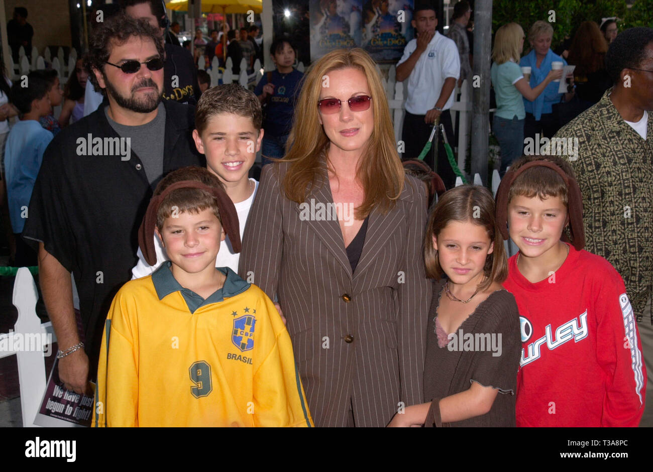 LOS ANGELES, CA. June 23, 2001: Actress ELIZABETH PERKINS & family at ...