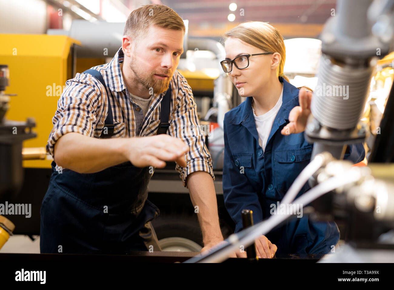 Quality control staff Stock Photo - Alamy