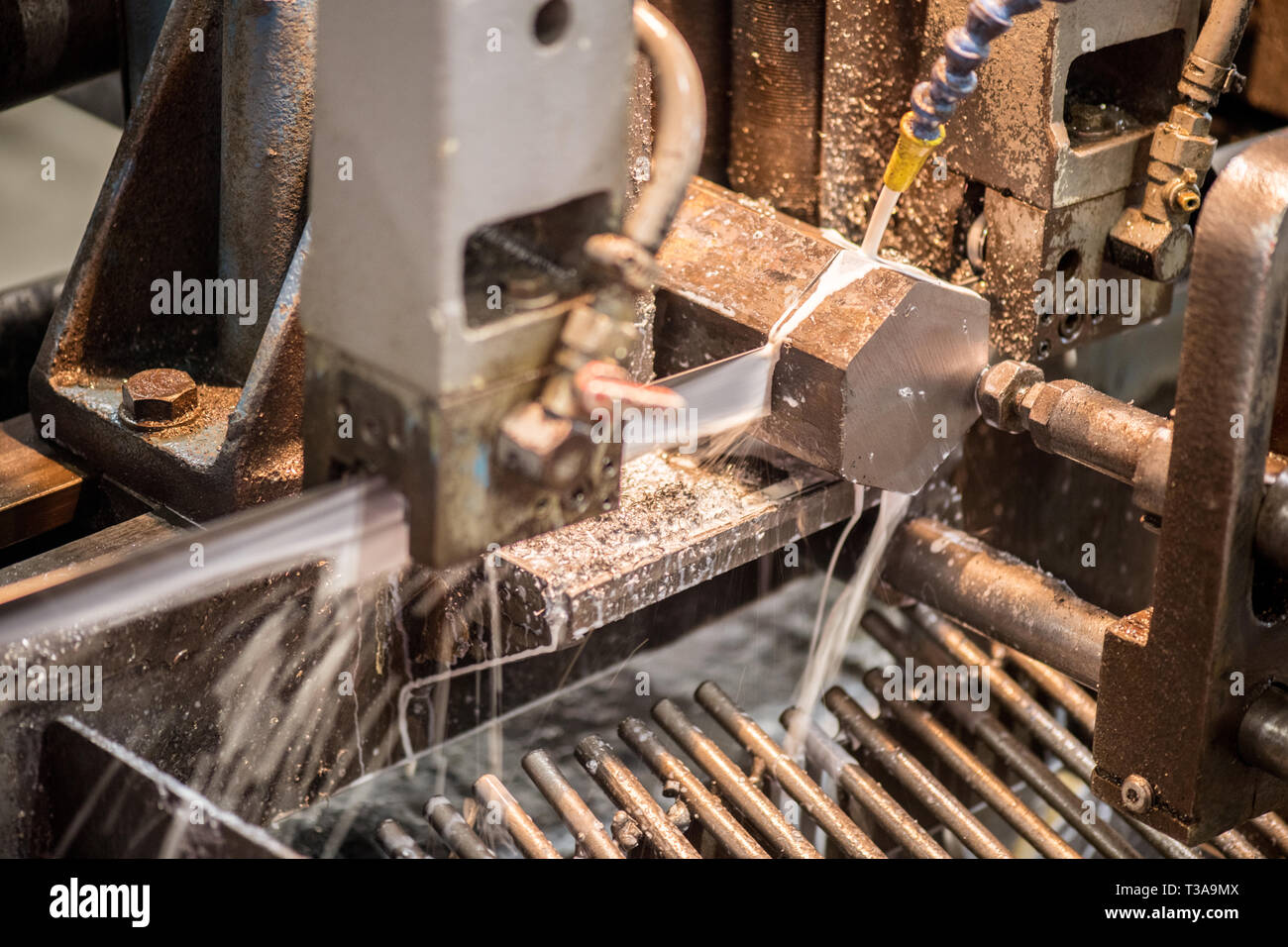 Milling metalworking process hi-res stock photography and images - Alamy