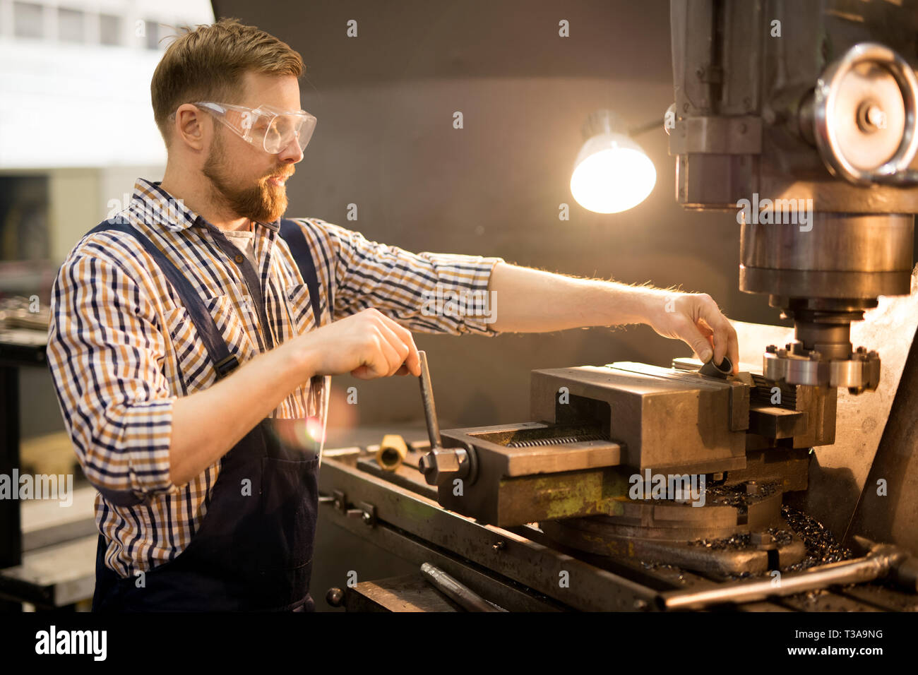 Metalworking industry hi-res stock photography and images - Alamy