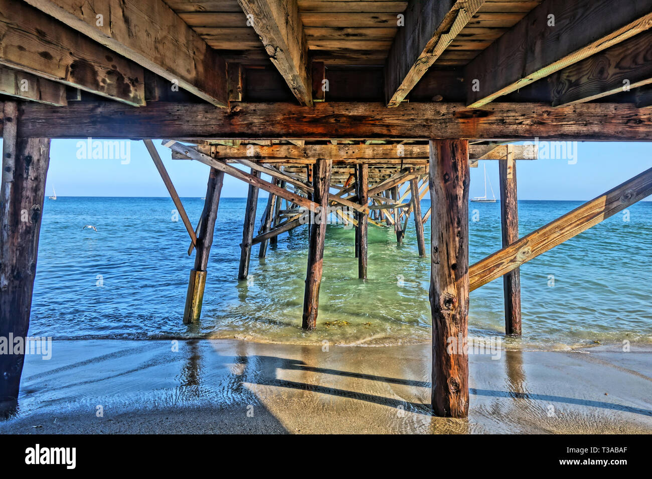 Structure of a wooden pier hi-res stock photography and images - Alamy