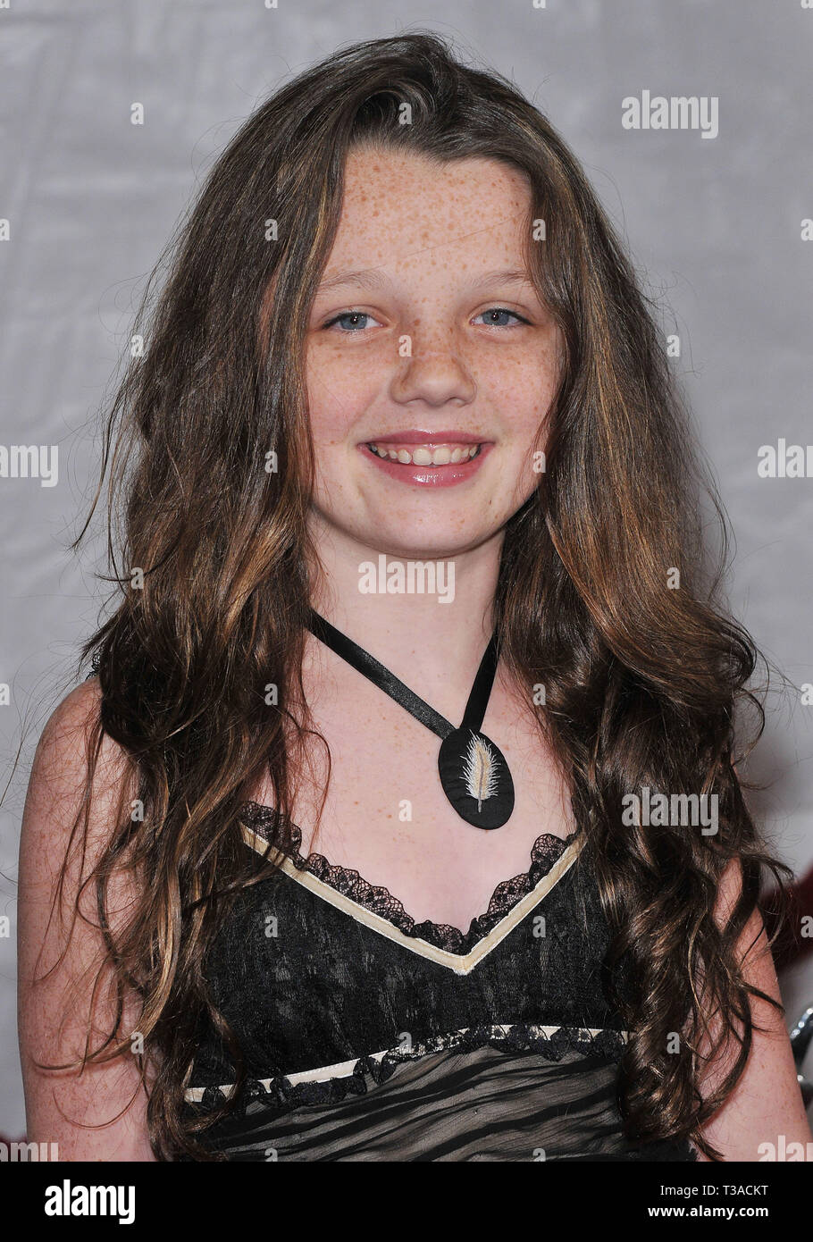 Stefania Owen And Annasophia Robb