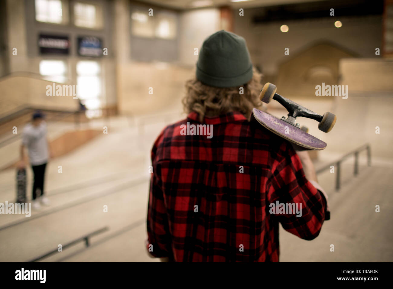 Skater Back View Stock Photo - Alamy
