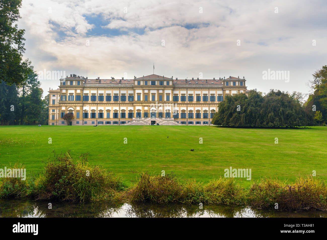 Palace of monza hi-res stock photography and images - Alamy
