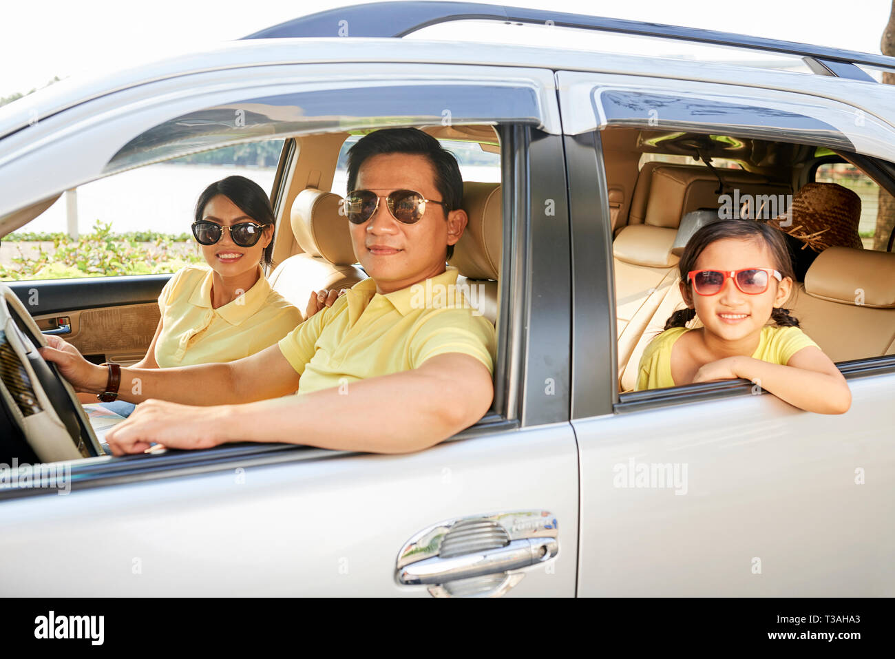 Traveling Vietnamese family Stock Photo - Alamy