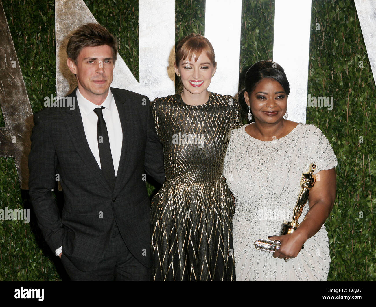 Chris Lowell And Girlfriend