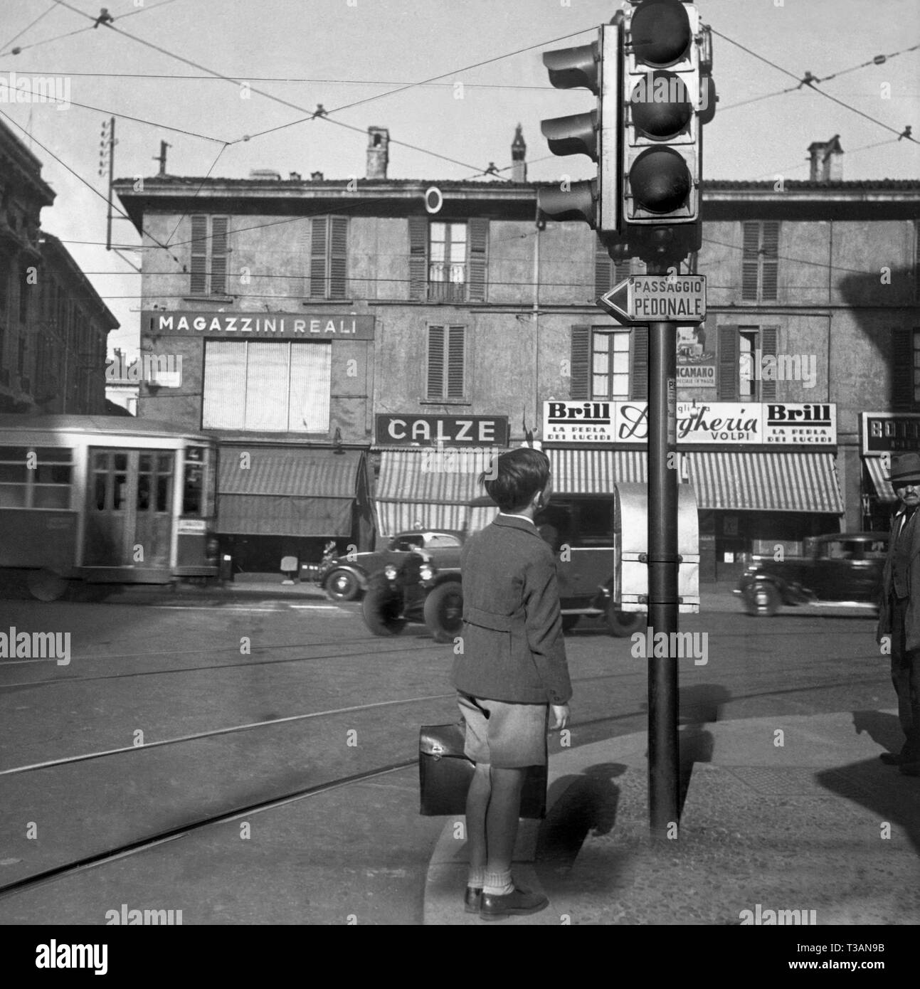 1950 road sign hi-res stock photography and images - Alamy