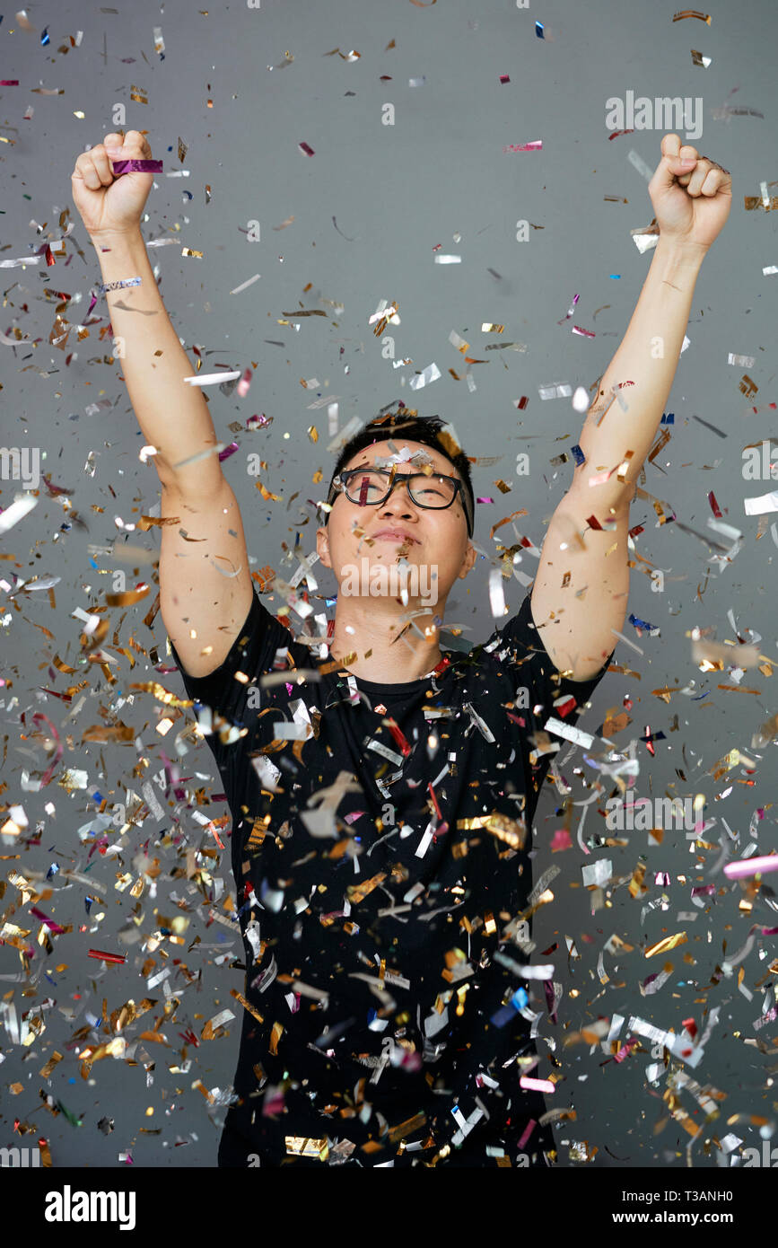 Glasses falling hi-res stock photography and images - Alamy