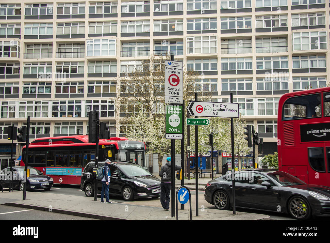 Congestion charge road signs in hi-res stock photography and images - Alamy