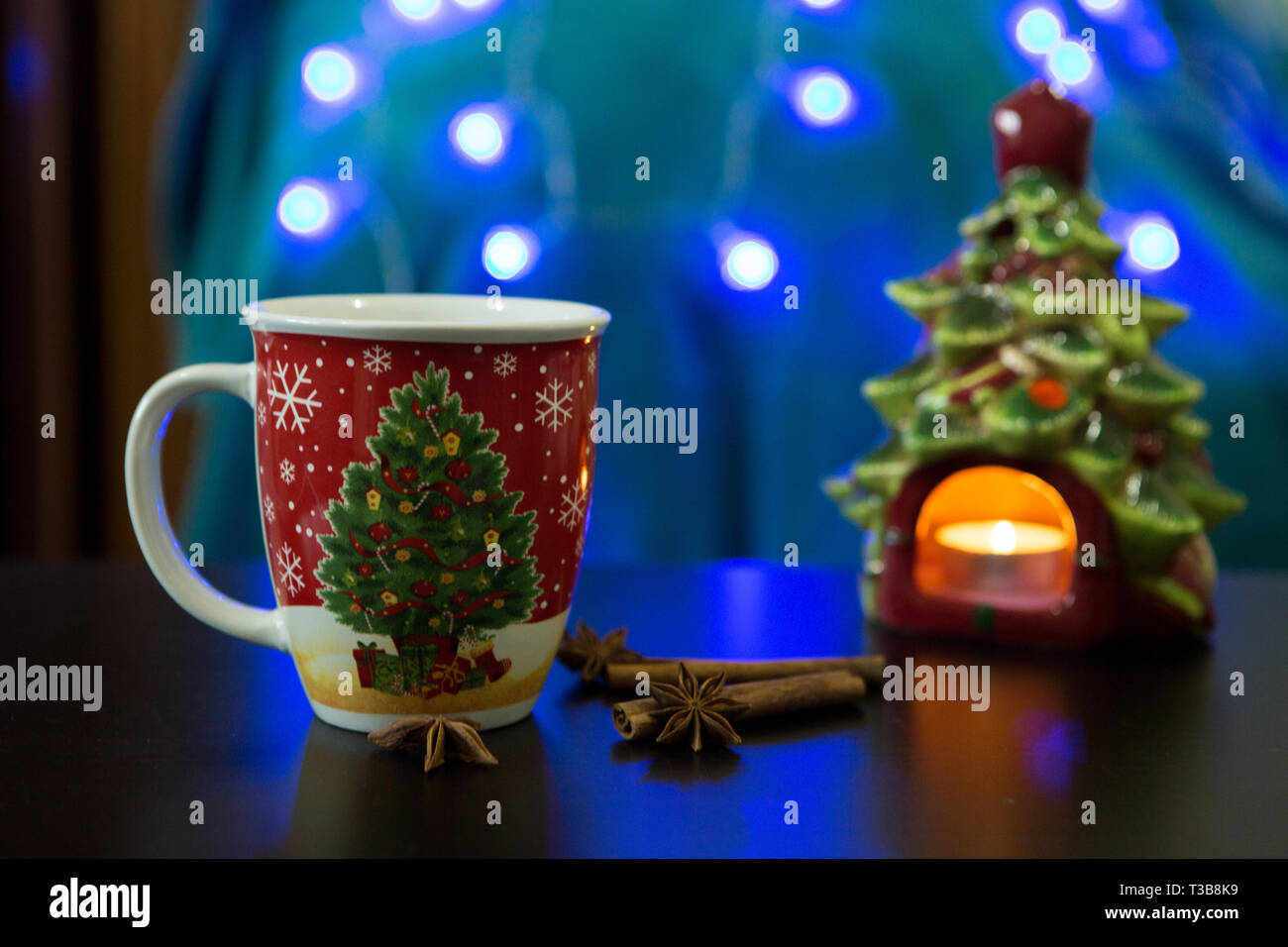 Hot chocolate weather christmas hi-res stock photography and images - Alamy