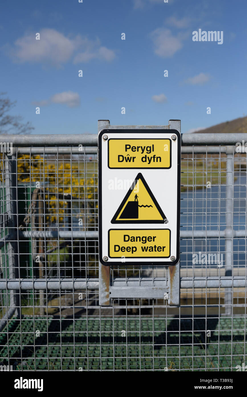 Pergyl dwr dyfn hi-res stock photography and images - Alamy