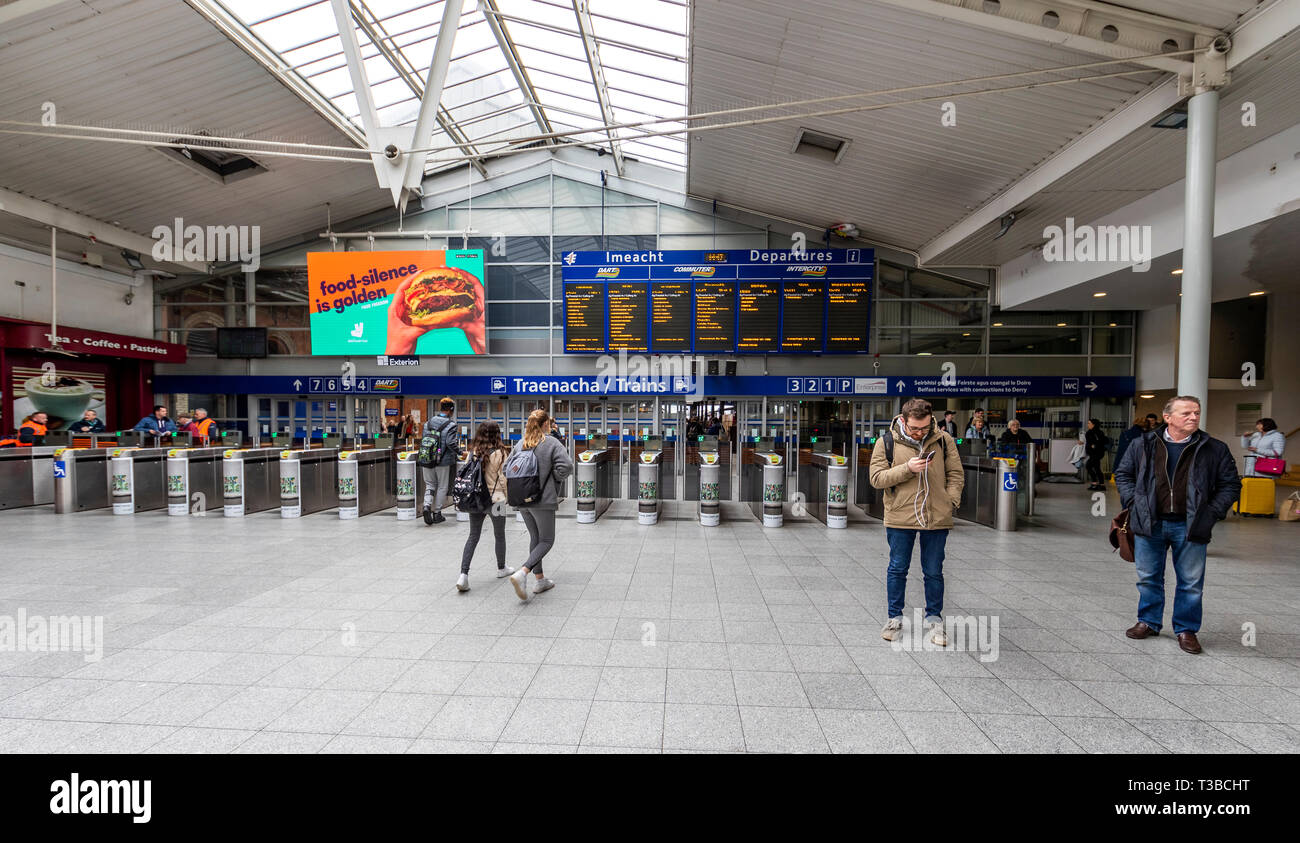 Enterprise train ireland dublin belfast hi-res stock photography and ...