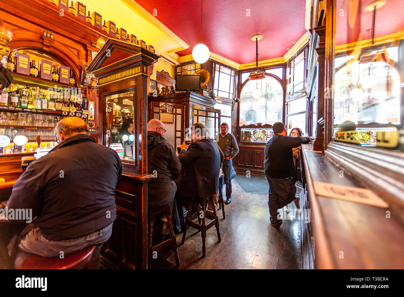 The palace bar dublin hi-res stock photography and images - Alamy
