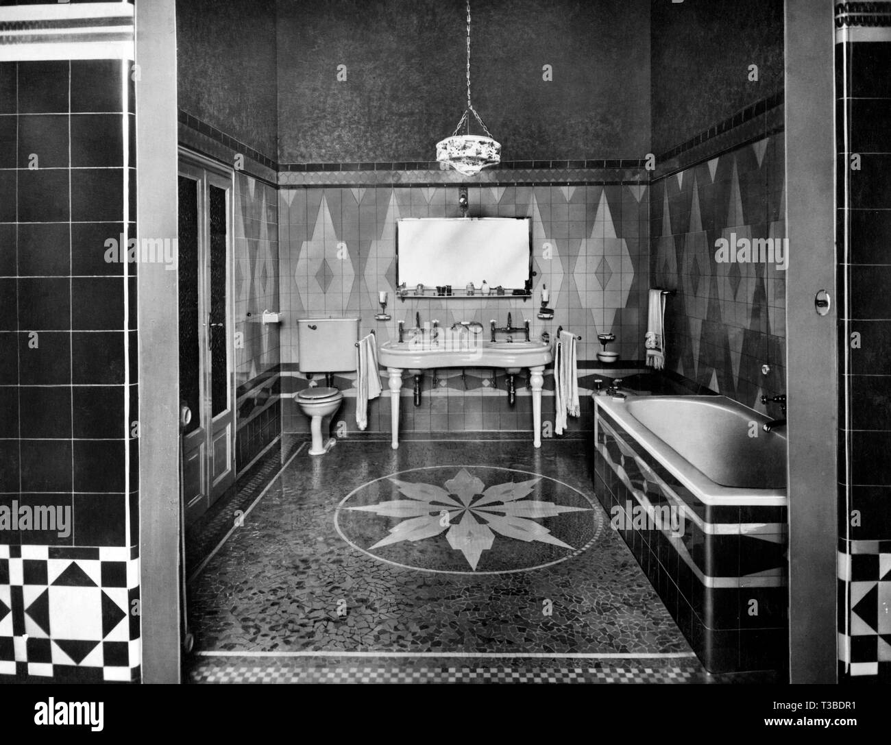 Toilet basin Black and White Stock Photos & Images - Alamy