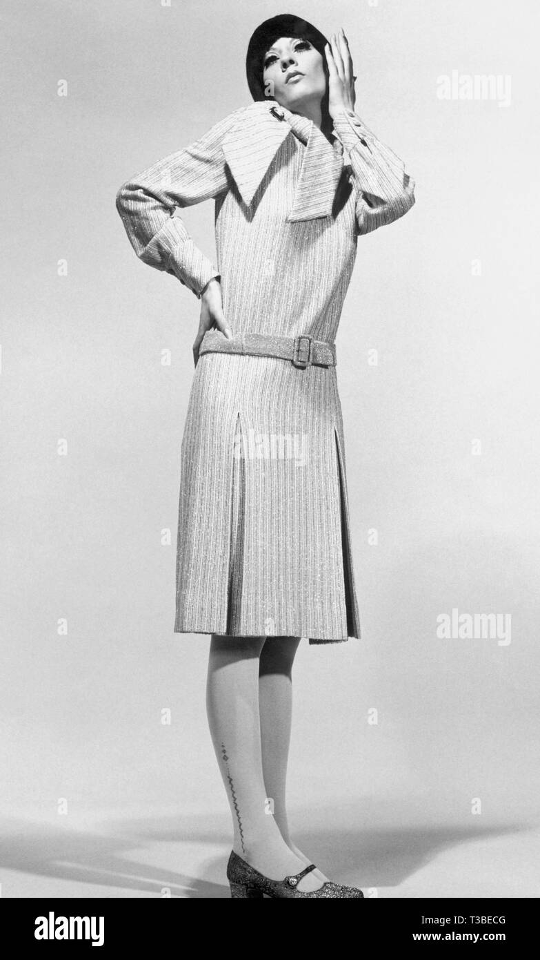Woman pose 1960s hi-res stock photography and images - Alamy