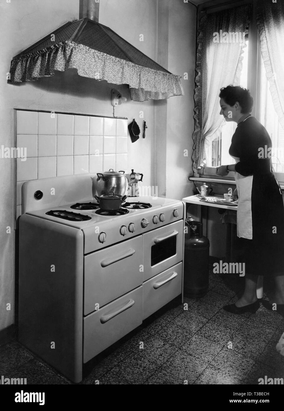 domestic economy, kitchen, 1955 Stock Photo - Alamy
