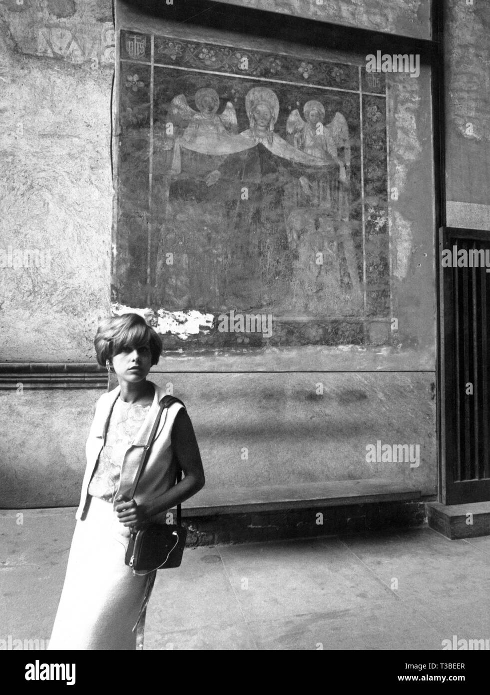 Art work in museum Black and White Stock Photos & Images - Alamy