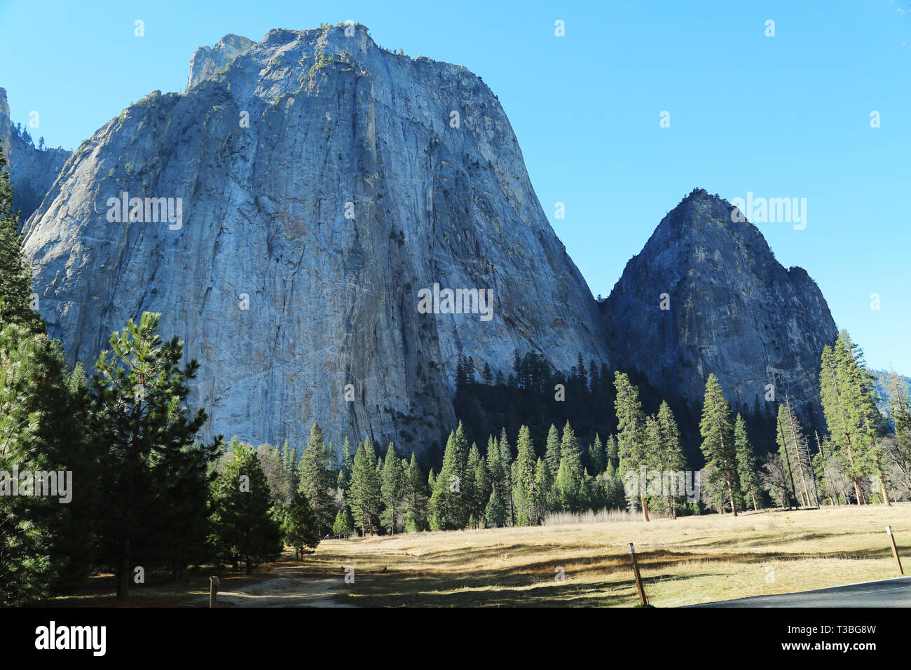 Granite sierra nevada mountains hi-res stock photography and images - Alamy