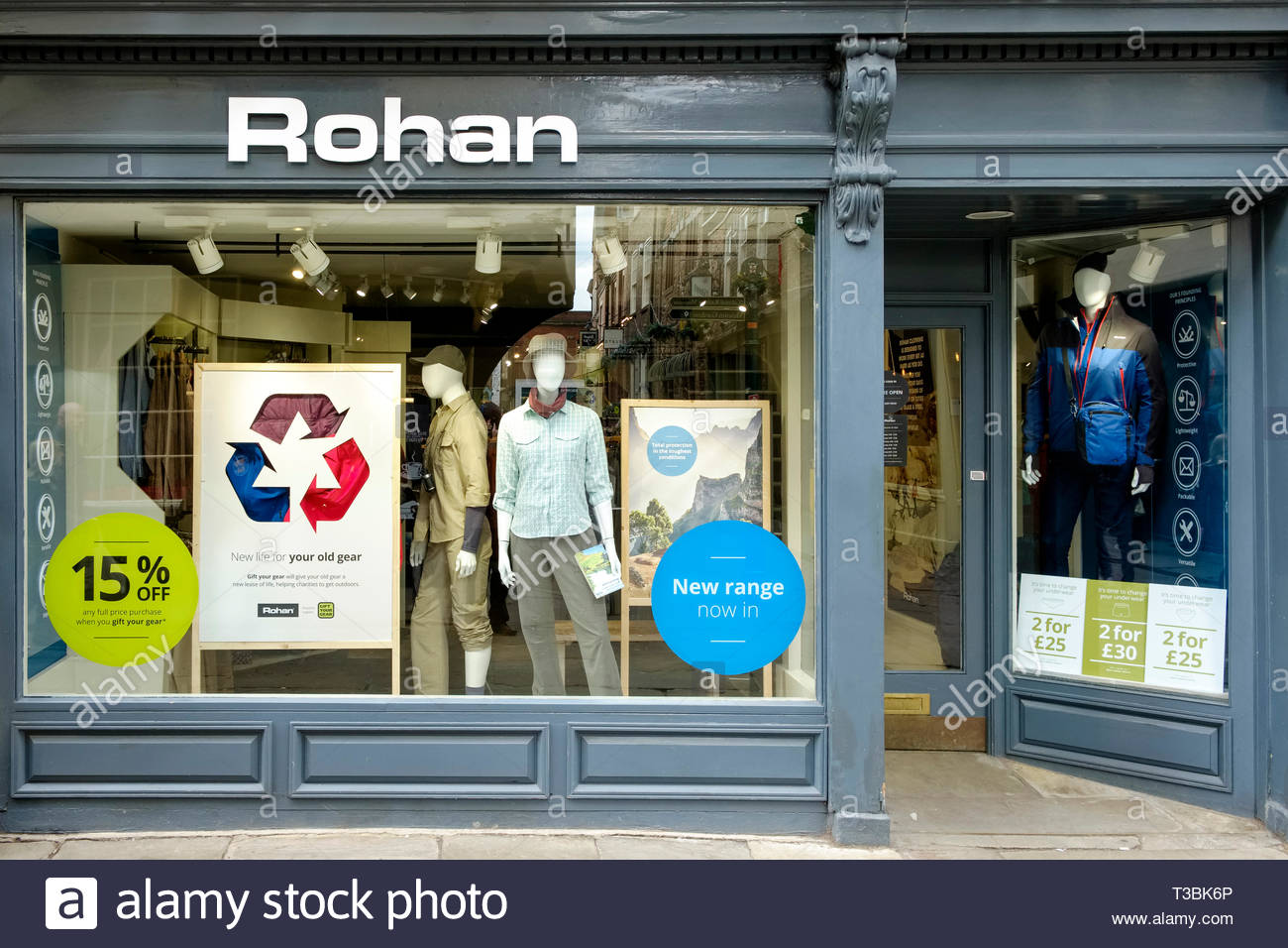 York Designer Outlet High Resolution Stock Photography and Images - Alamy