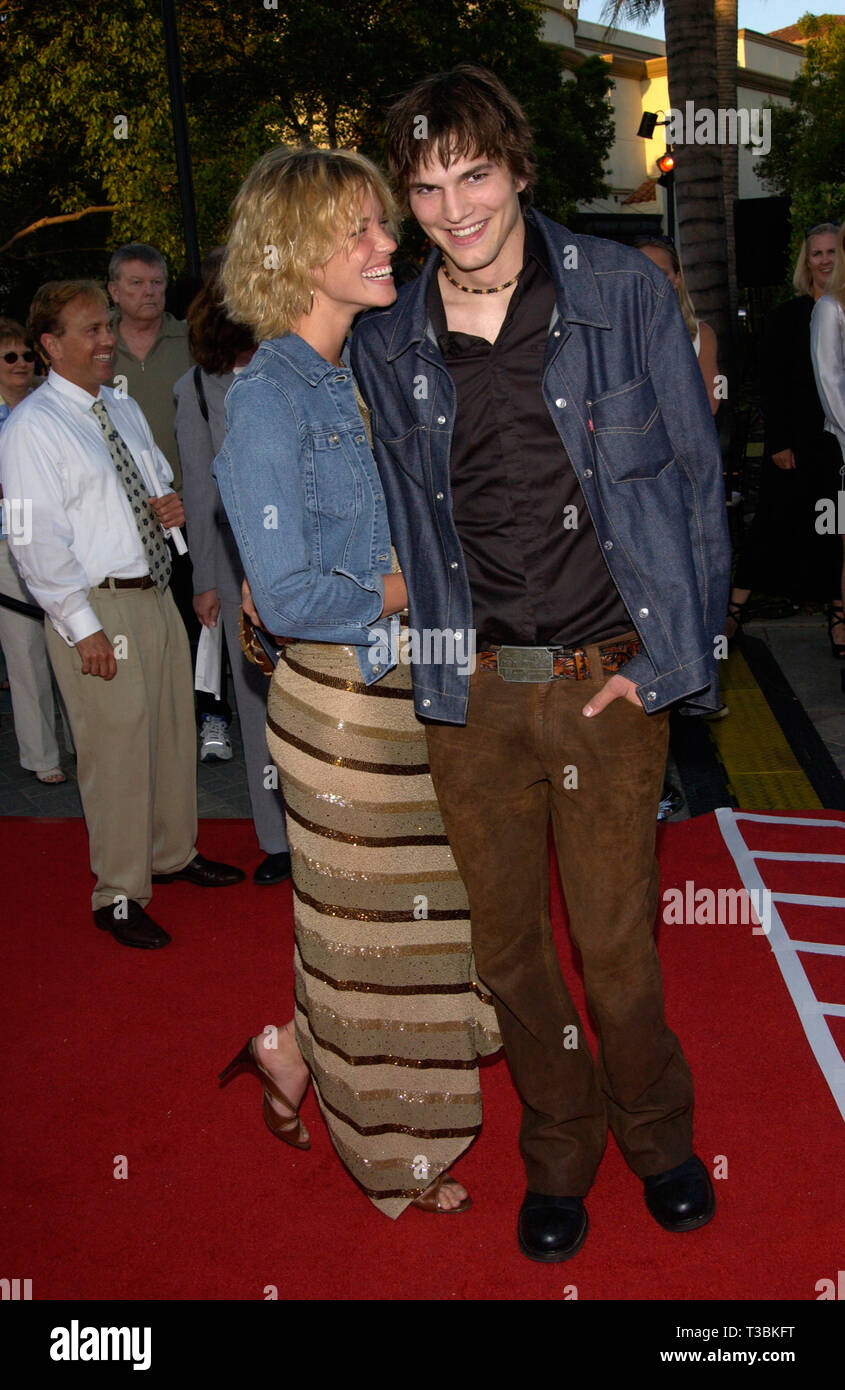 LOS ANGELES, CA. July 09, 2001: Actor ASHTON KUTCHER & girlfriend ...