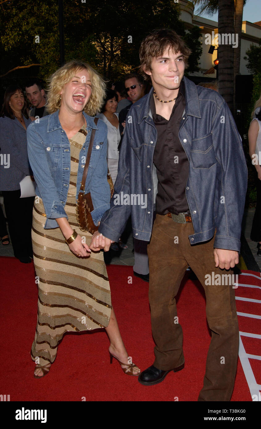 LOS ANGELES, CA. July 09, 2001: Actor ASHTON KUTCHER & girlfriend ...