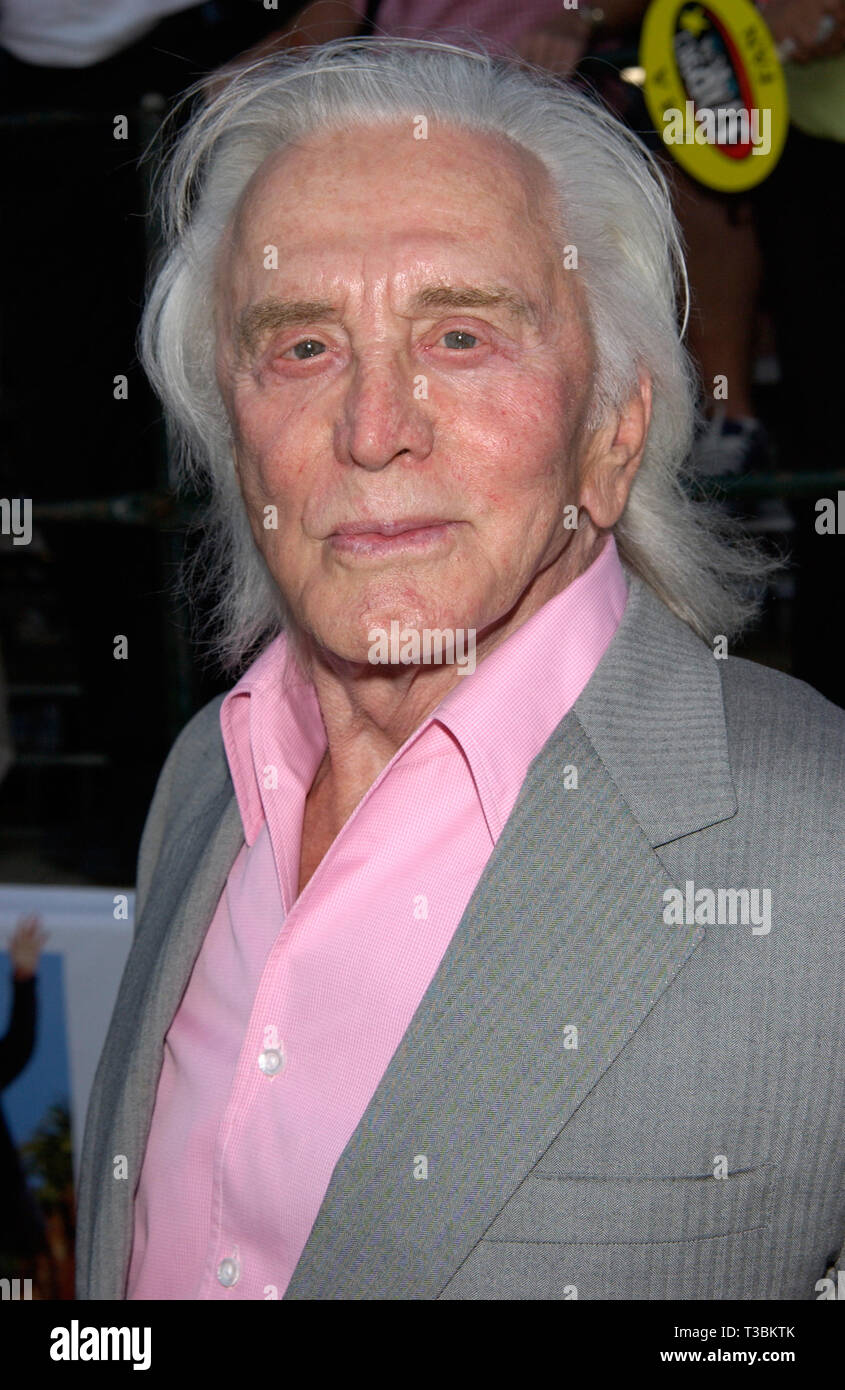 LOS ANGELES, CA. July 17, 2001: Actor KIRK DOUGLAS at the world ...
