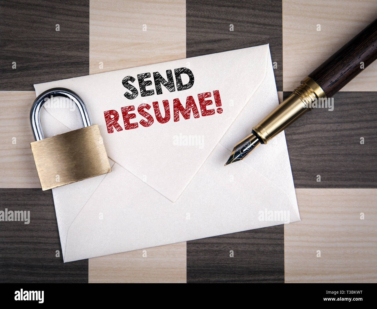 Send Resume concept. Paper letter and pen Stock Photo - Alamy