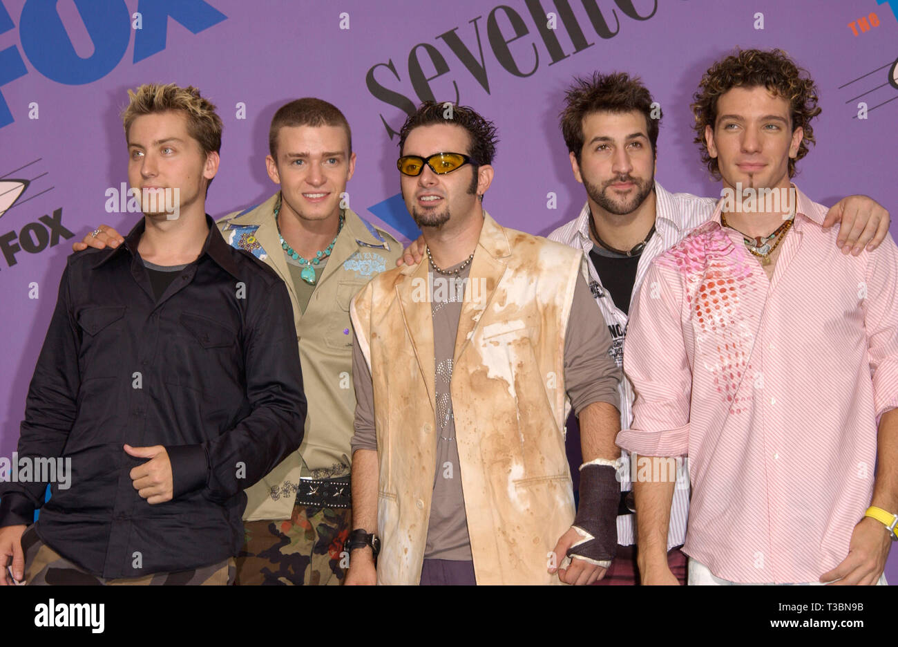 LOS ANGELES, CA. August 12, 2001: Pop group *NSYNC at the 2001 Teen ...