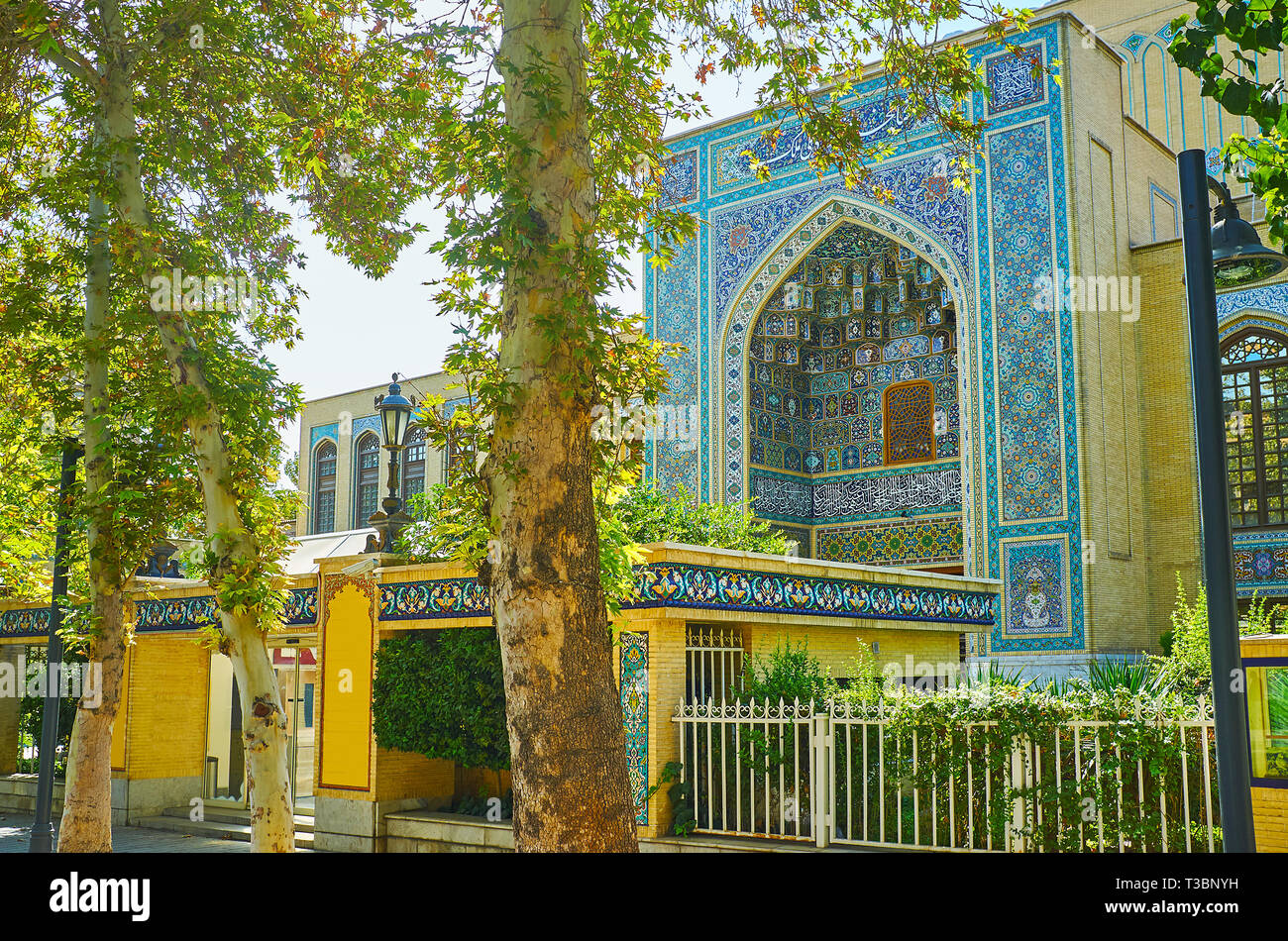 Muqarnas arch hi-res stock photography and images - Alamy
