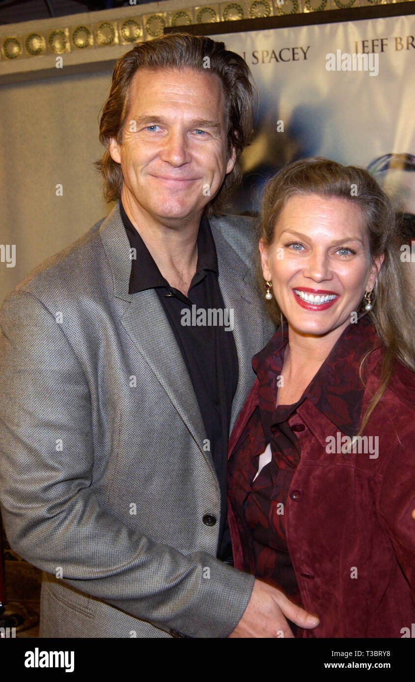 LOS ANGELES, CA. October 22, 2001: Actor JEFF BRIDGES & wife SUSAN at ...