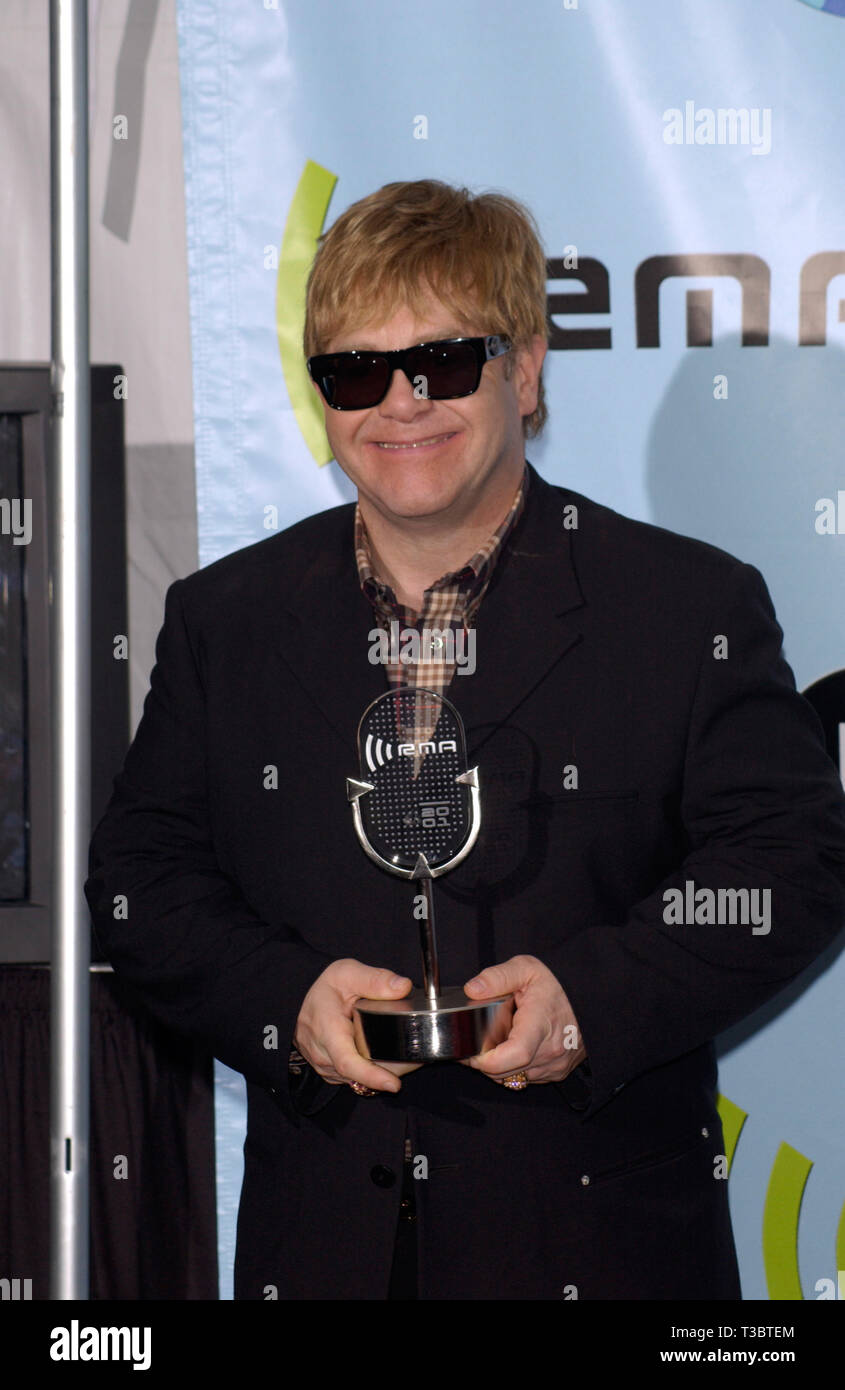 LAS VEGAS, NV. October 26, 2001: Pop superstar SIR ELTON JOHN at the ...