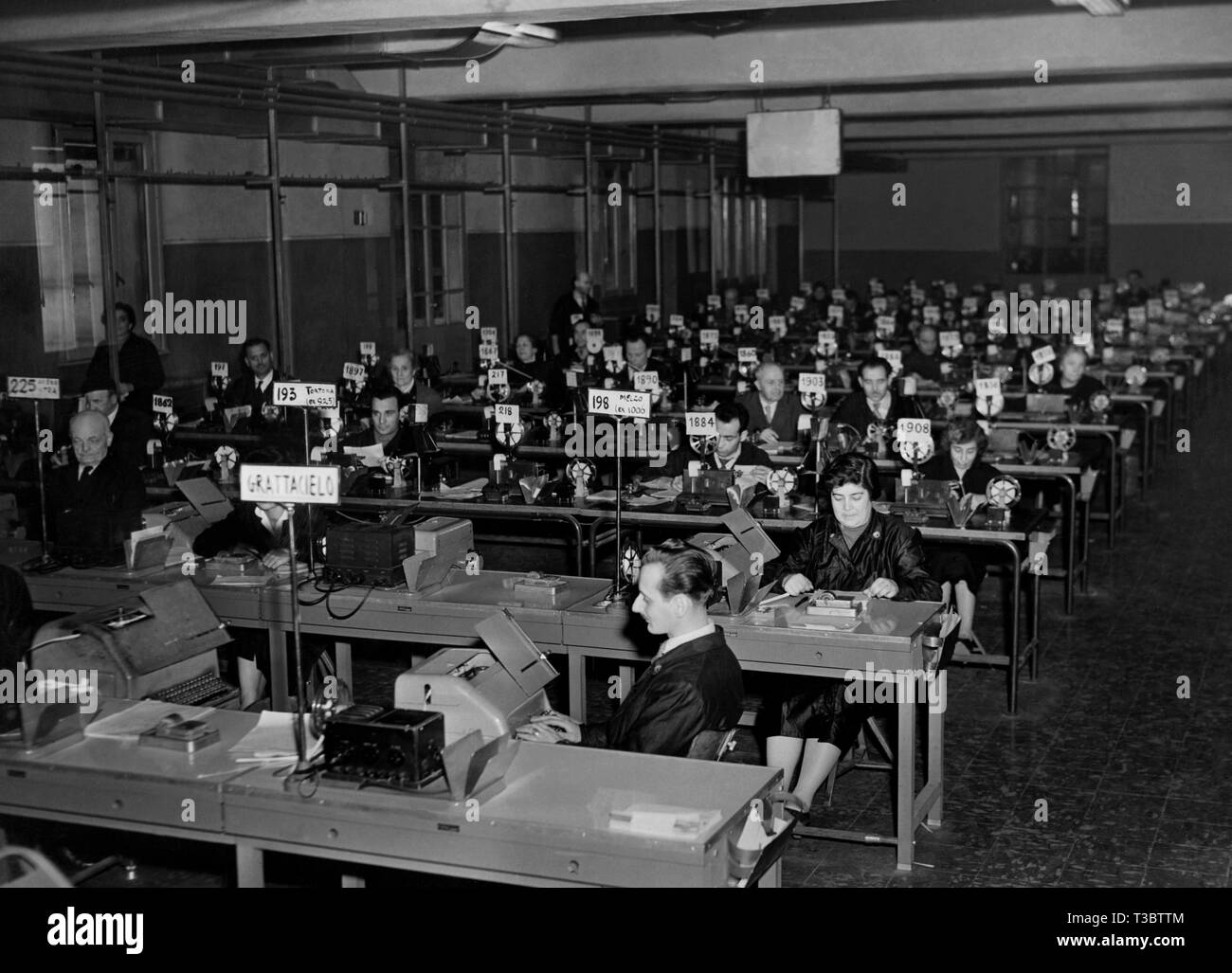 Telegraph operators hi-res stock photography and images - Alamy