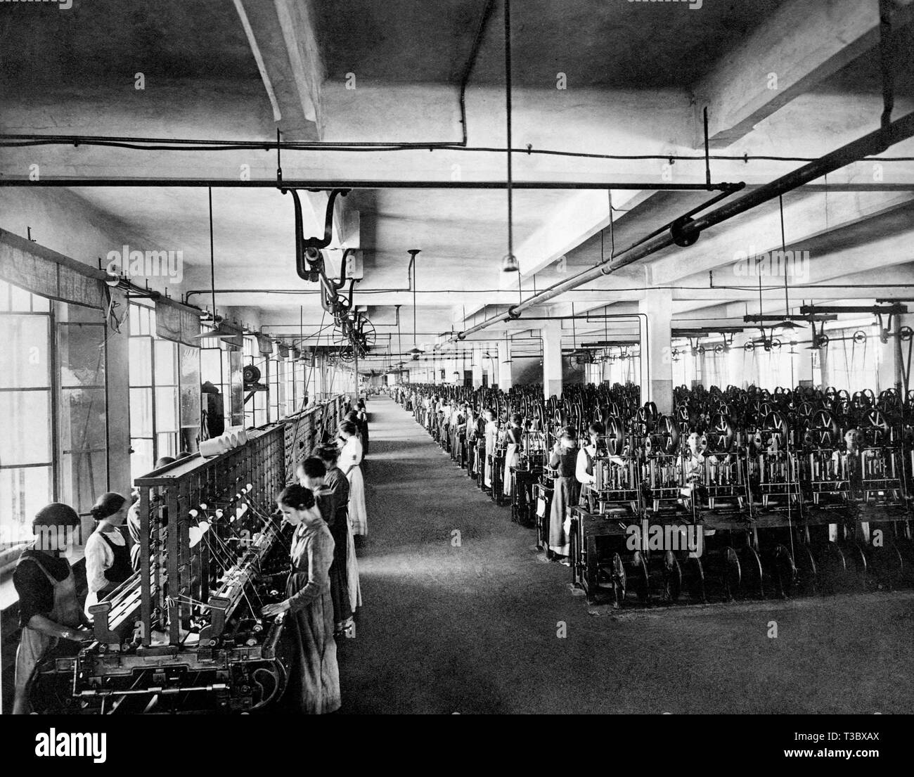 industry, looms 1920-1930 Stock Photo - Alamy