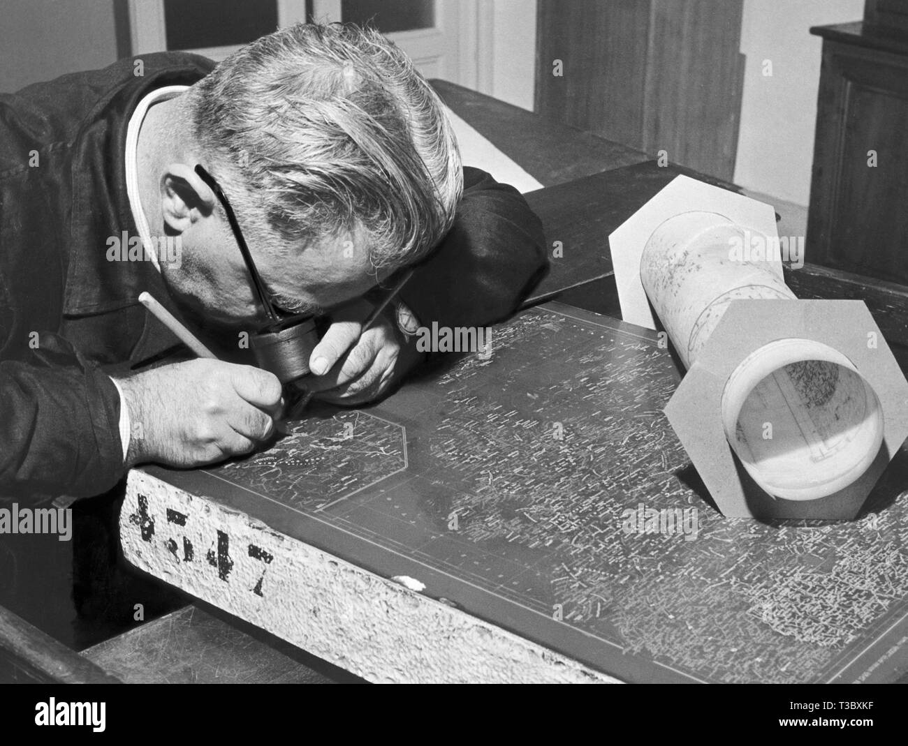 cartographic office, engraver, 1954 Stock Photo - Alamy