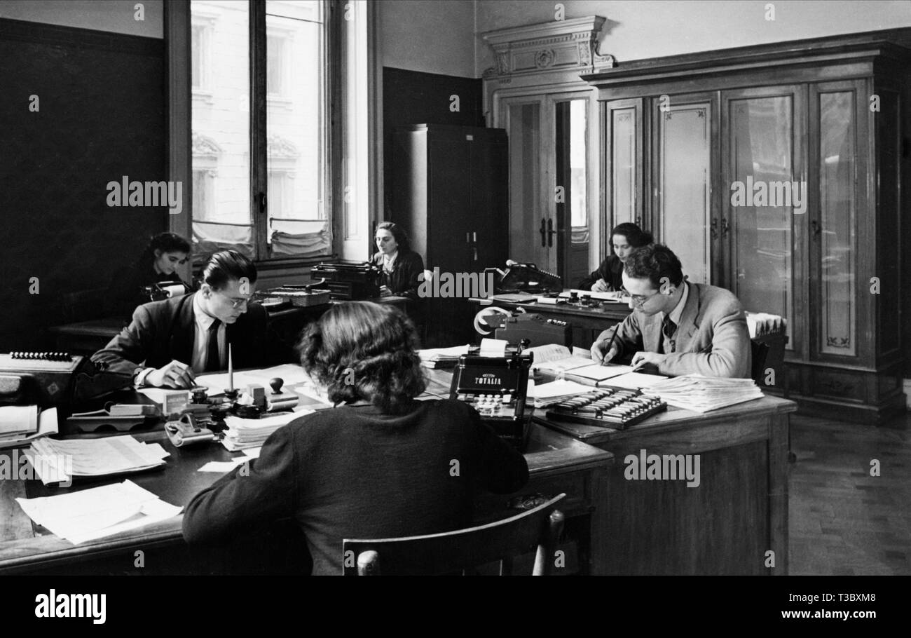 Accounting Department Stock Photos & Accounting Department Stock Images ...