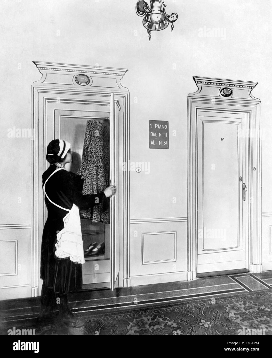 Hotel corridors Black and White Stock Photos & Images - Alamy