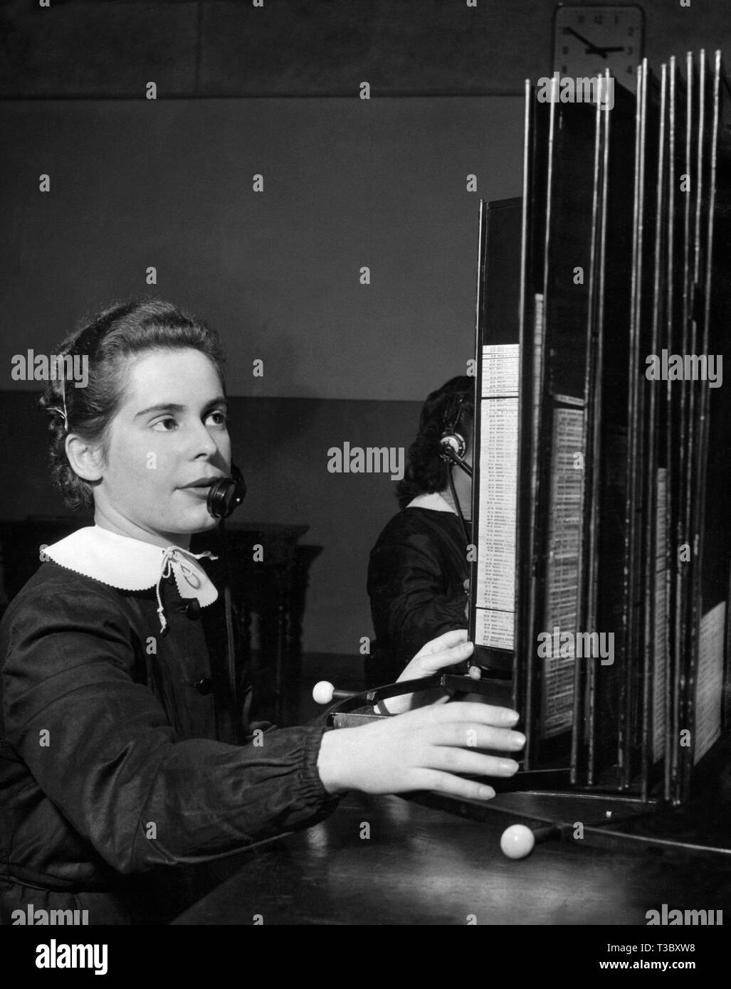 Switchboard operators hi-res stock photography and images - Alamy