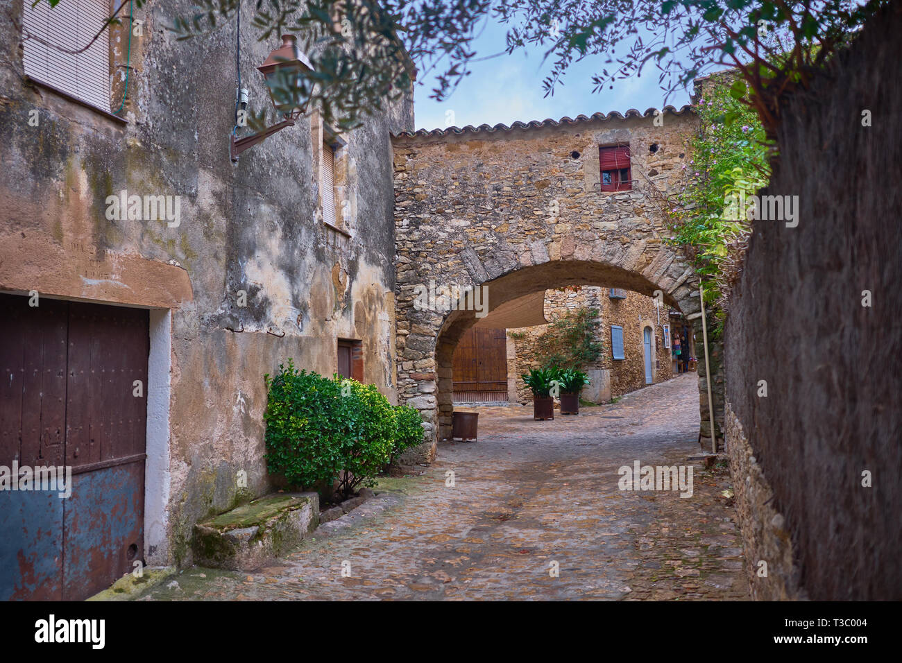 Peratallada girona hi-res stock photography and images - Alamy