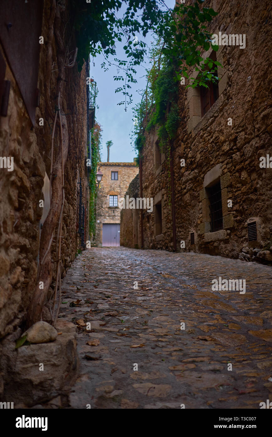 Peratallada girona hi-res stock photography and images - Alamy
