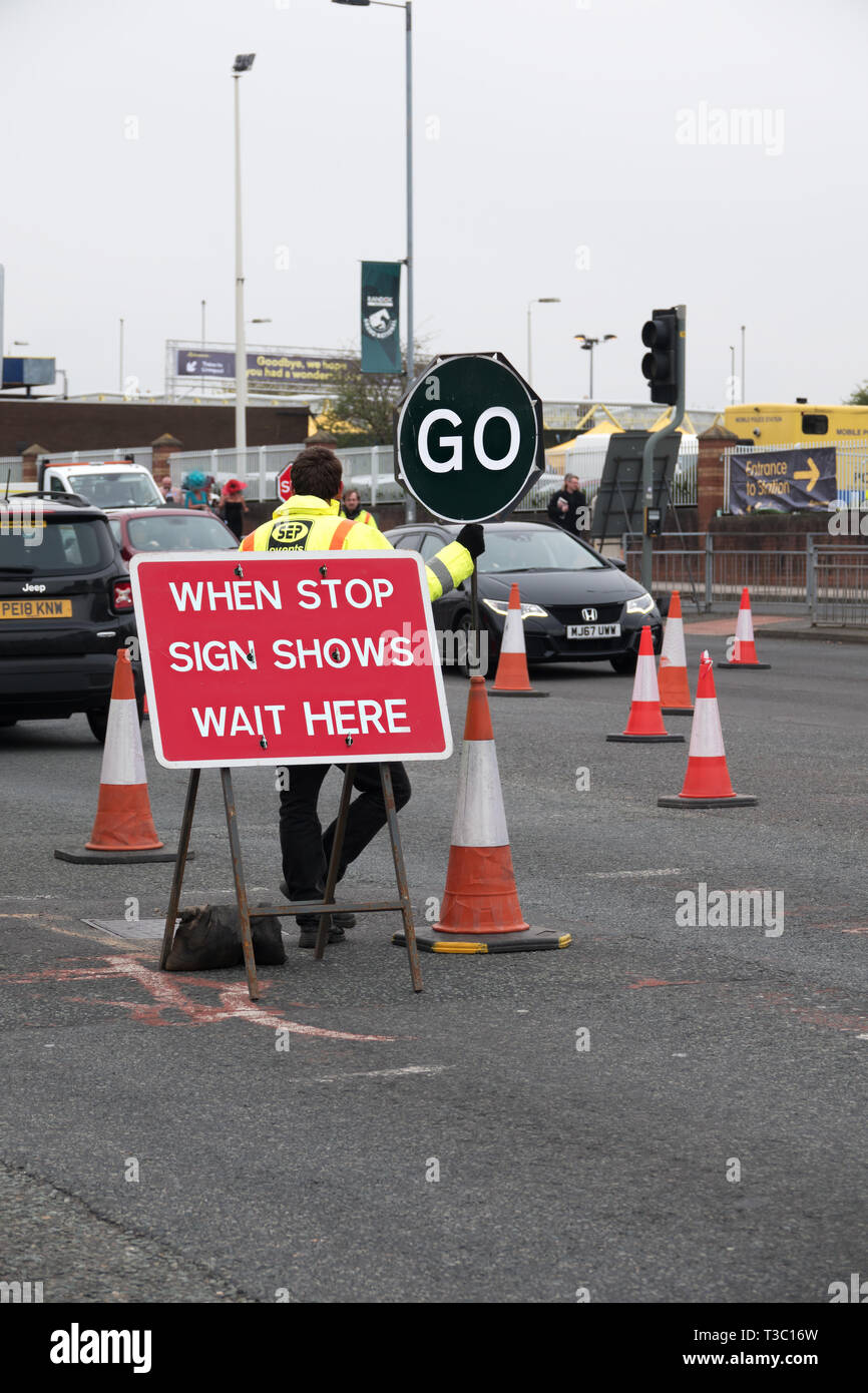 Stop go signs uk hi-res stock photography and images - Alamy