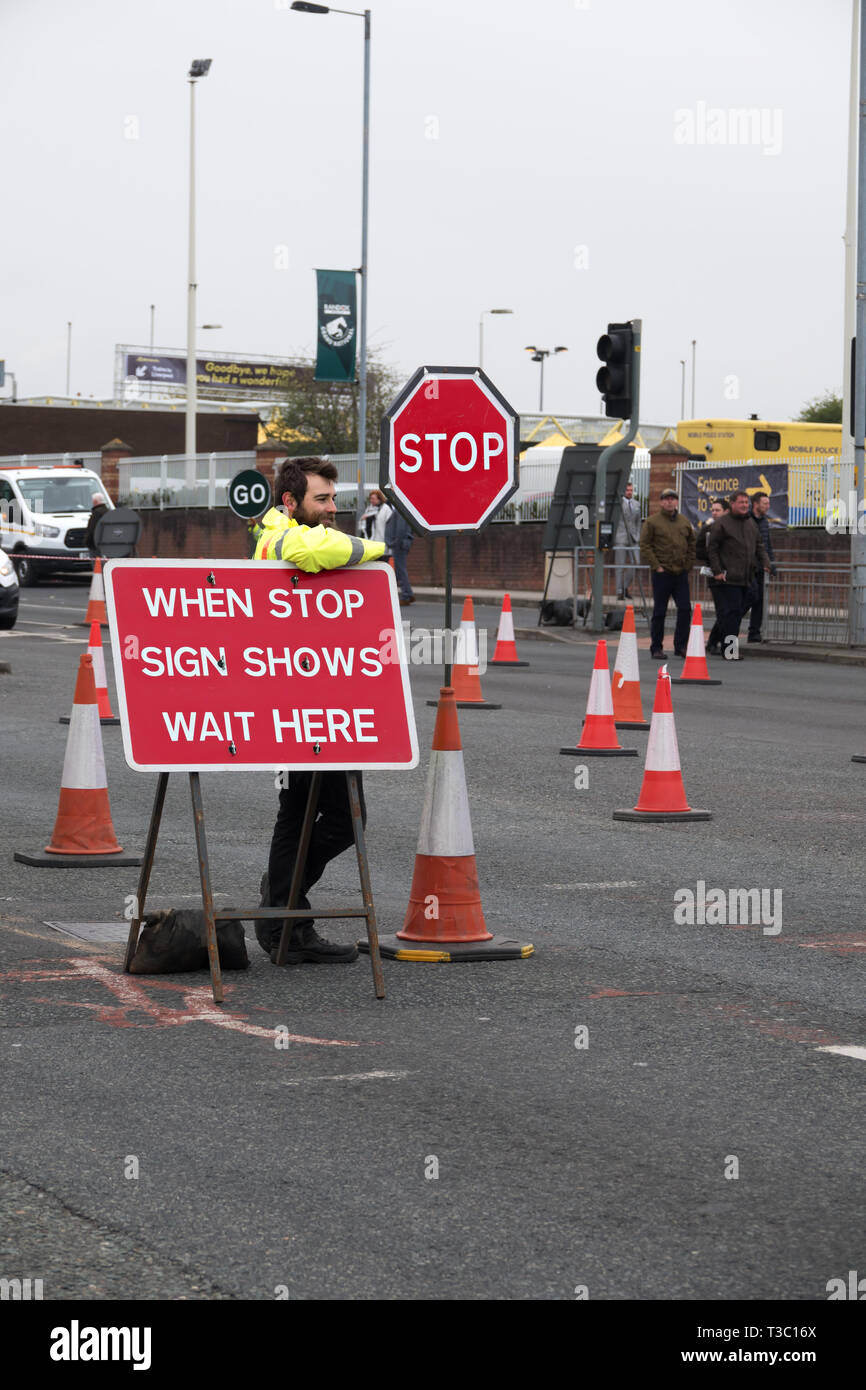 Stop go signs uk hi-res stock photography and images - Alamy