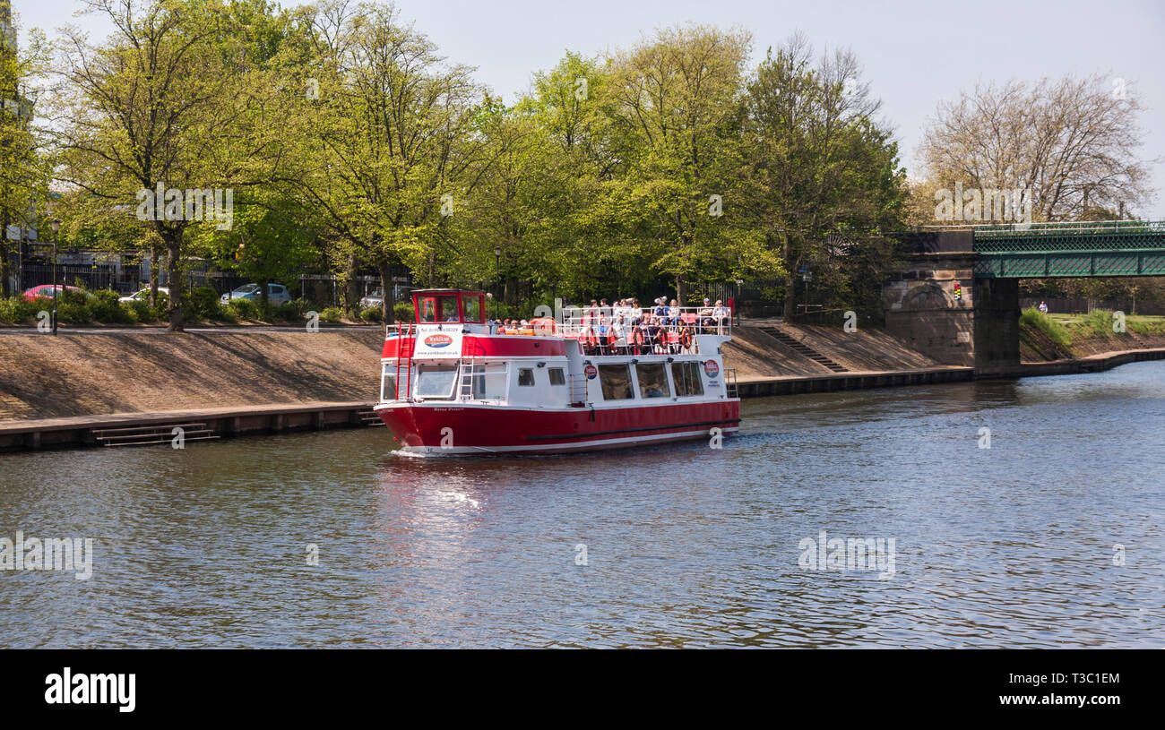 Packed boat hi-res stock photography and images - Alamy