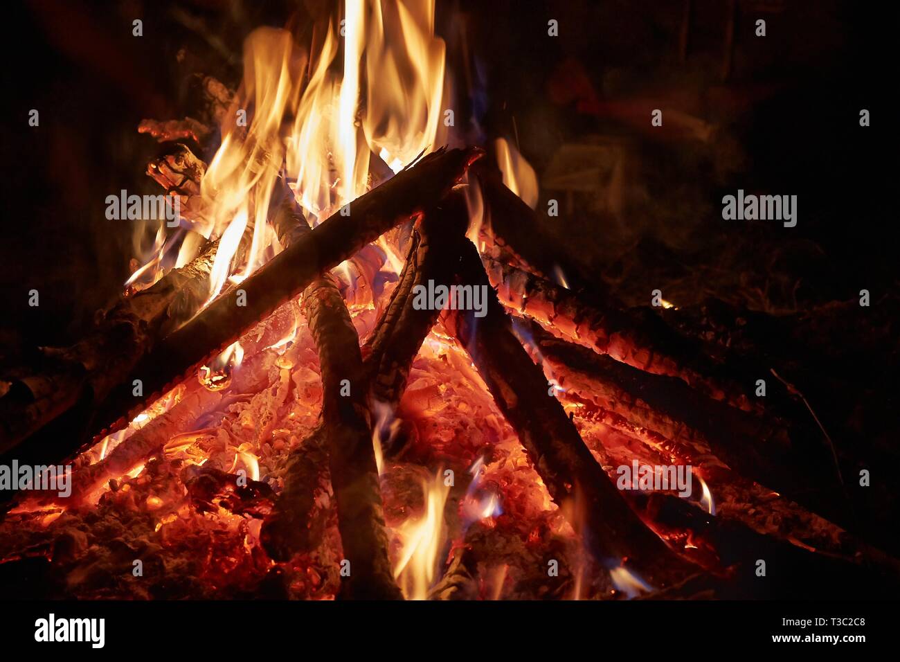 Camp Fire Flames Stock Photo - Alamy