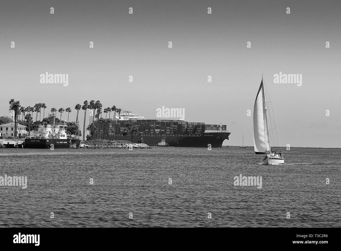 Giant cargo container ship Black and White Stock Photos & Images - Alamy