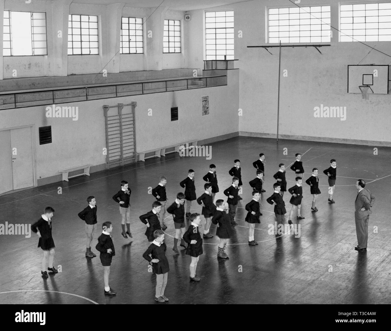 Physical education school archive hi-res stock photography and images ...