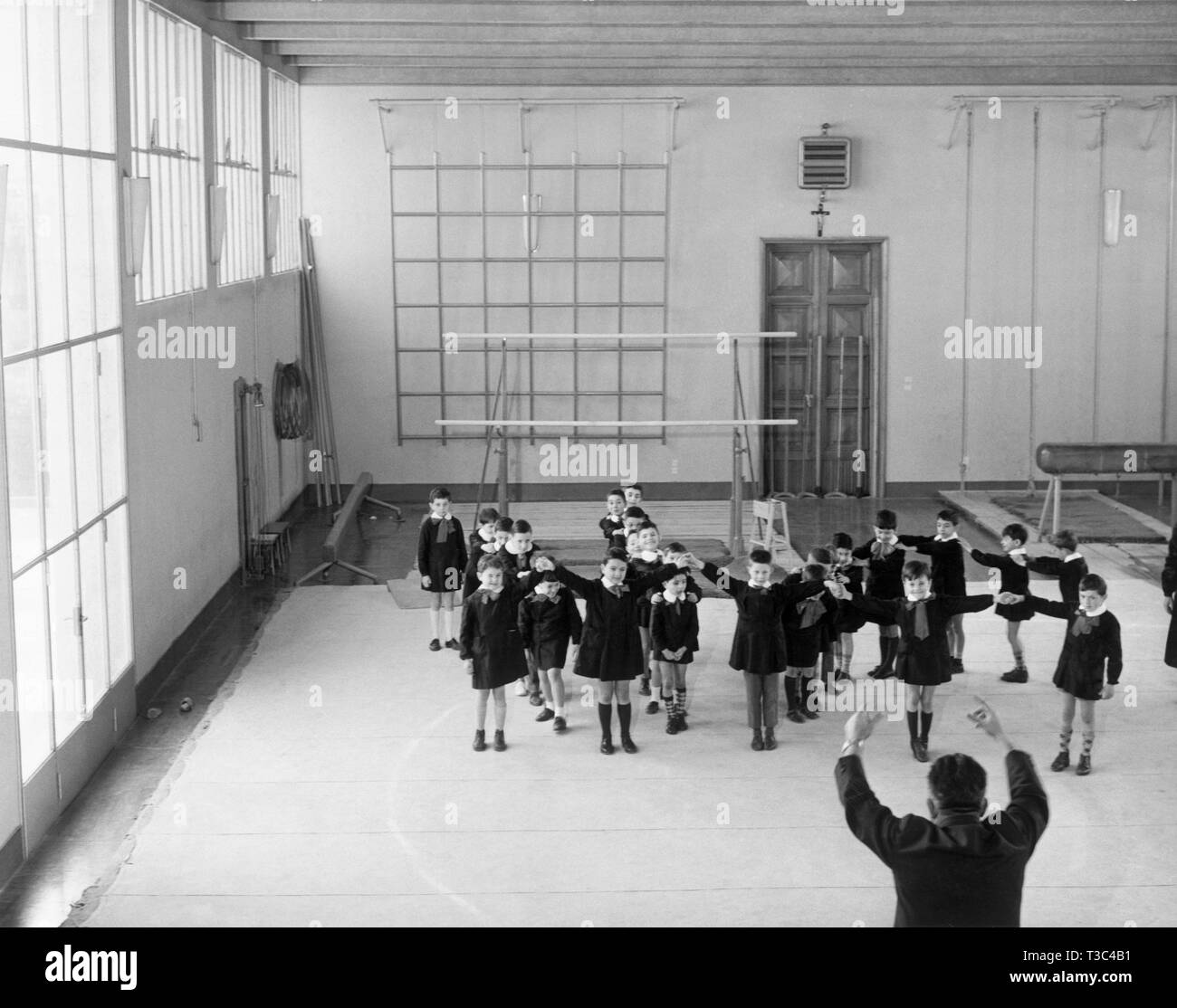 Physical education school sixties hi-res stock photography and images ...