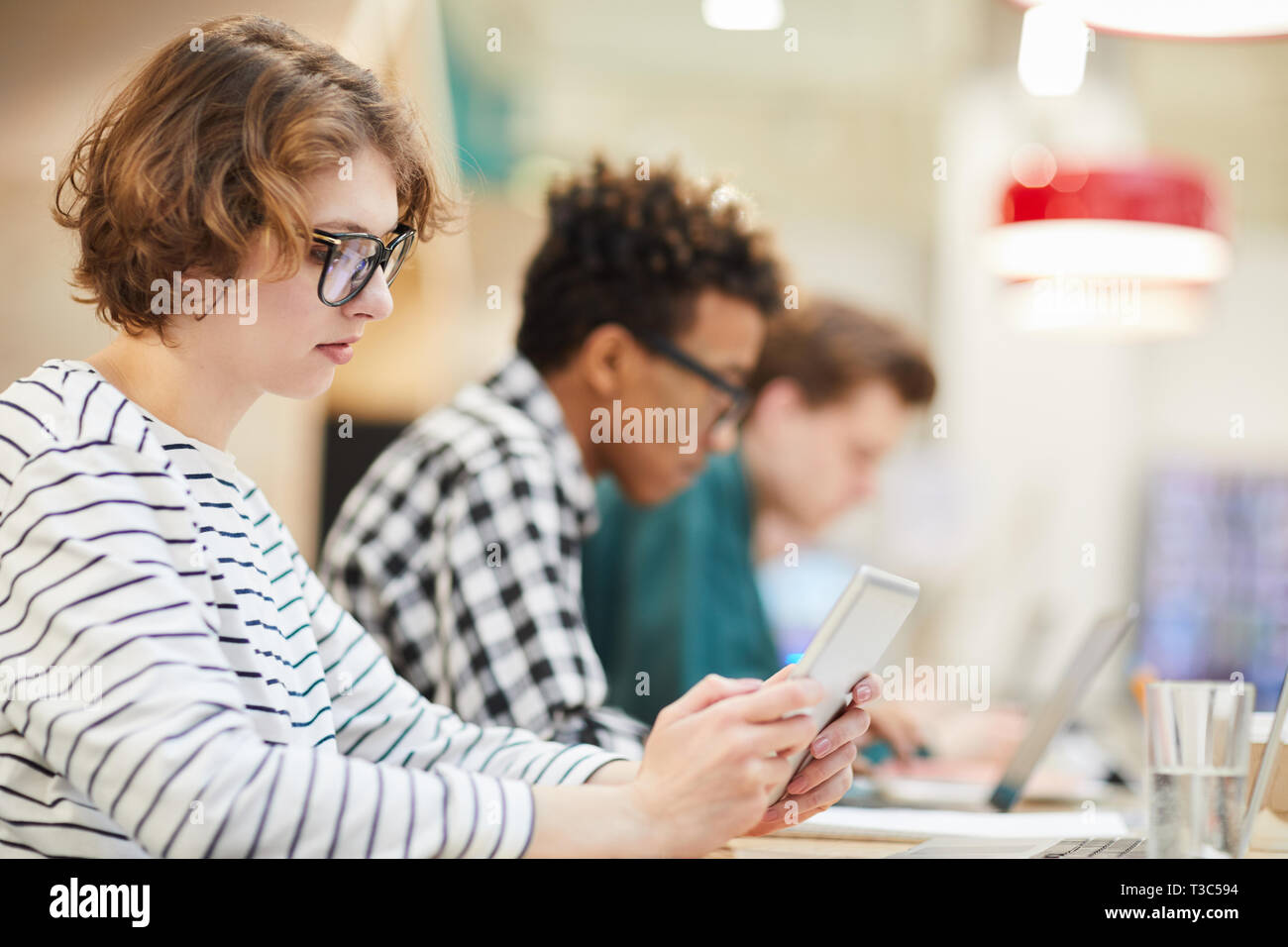 Boy girl tablet reading hi-res stock photography and images - Alamy